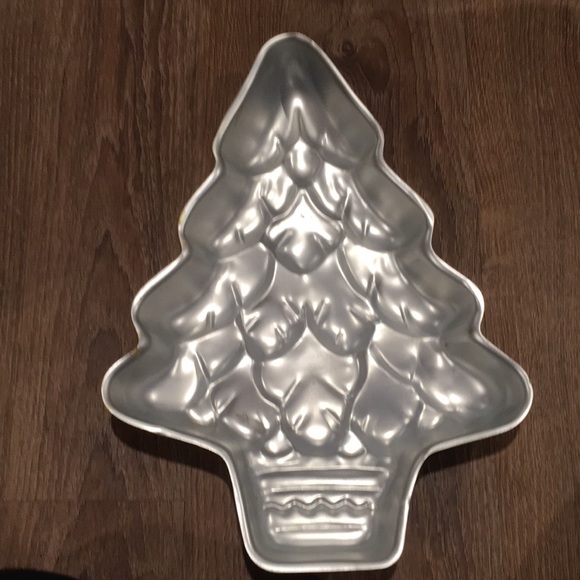 Wilton | Kitchen | Wilton Metal Tree Cake Pan | Poshmark